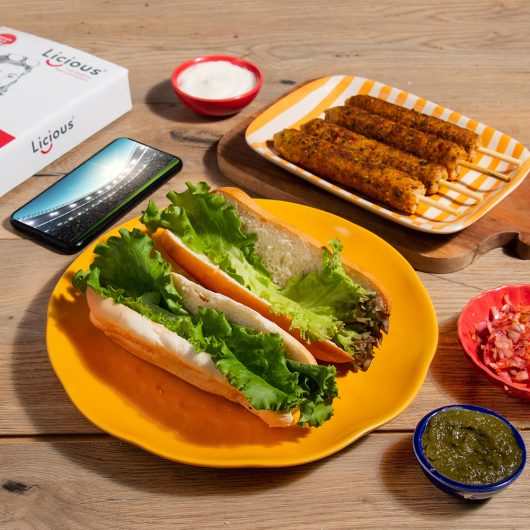 Chicken Hot Dogs Recipe - How To Cook Chicken Hot Dogs - Licious