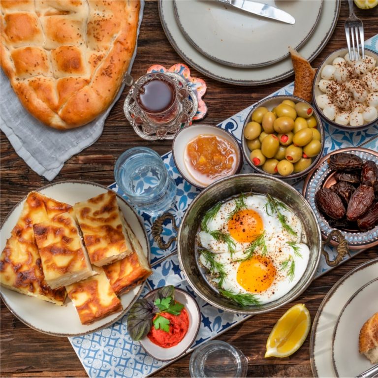 How To Plan An Easy and Delicious Iftar Party Menu At Home?