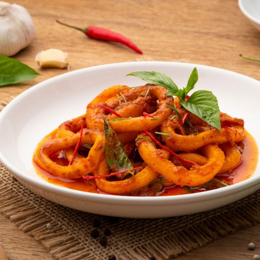 Quick & Easy Makhla Fish Recipe Perfect For a Family Meal!